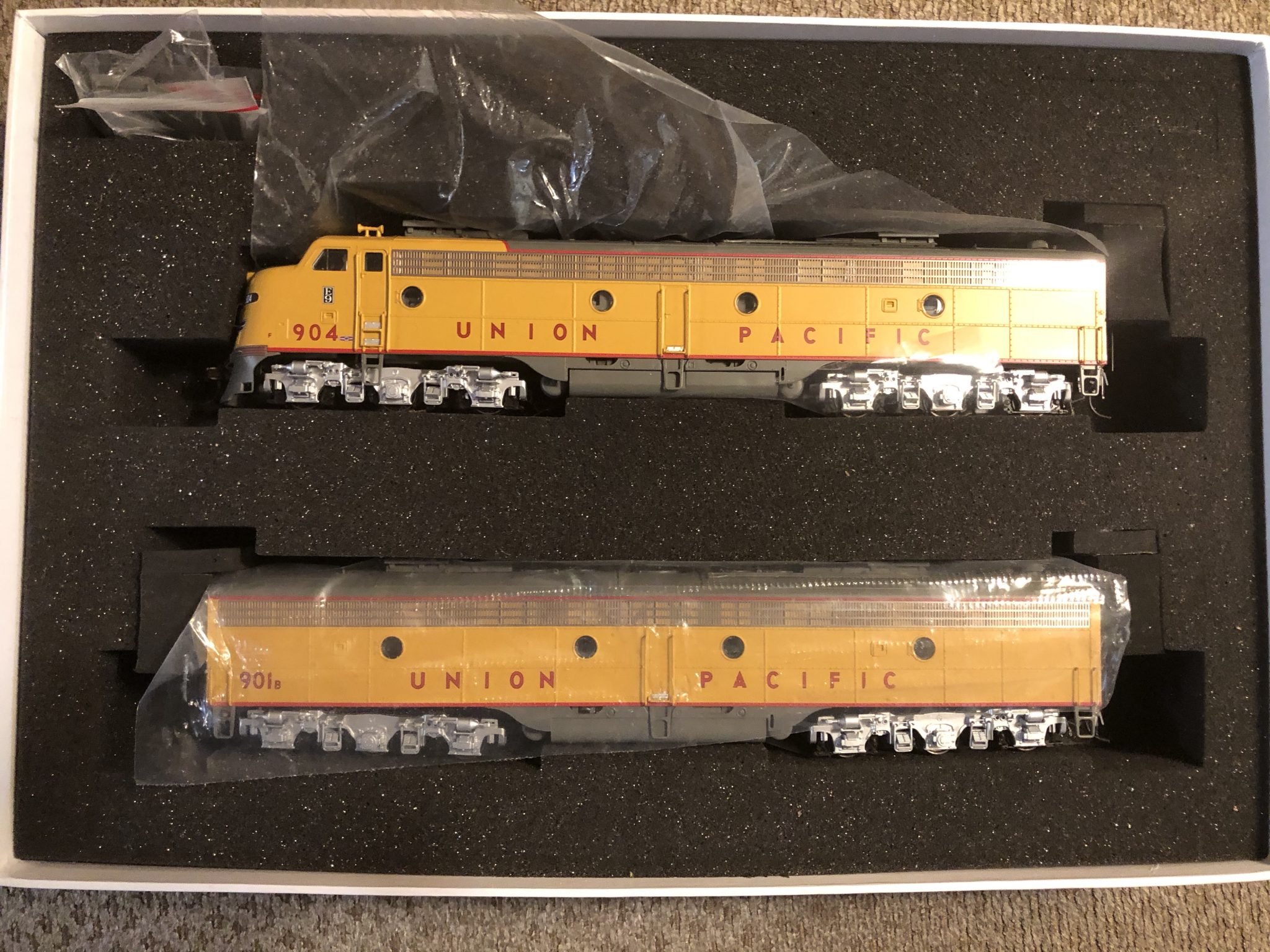 Union Pacfic e9a and e9b – KCHobbies.com